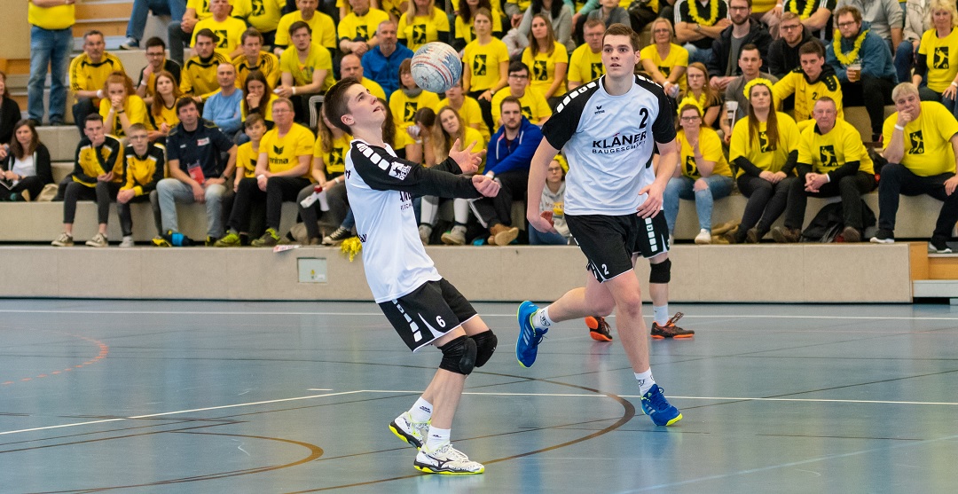 Faustball: Erstliga-Teams feiern wichtige Heimsiege